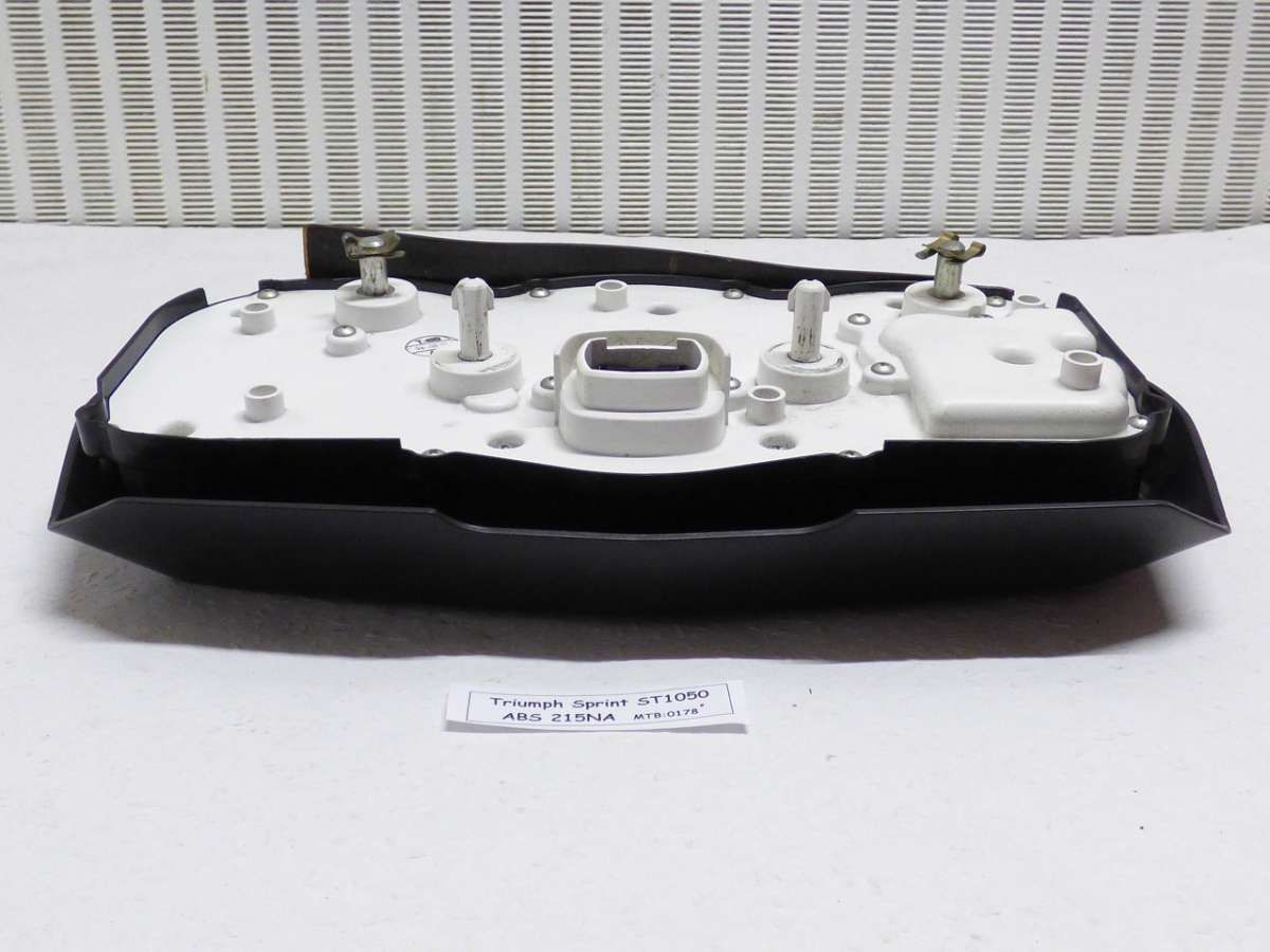 Triumph Sprint ST1050 Cockpit Tacho Instrumente nur 28972km ...